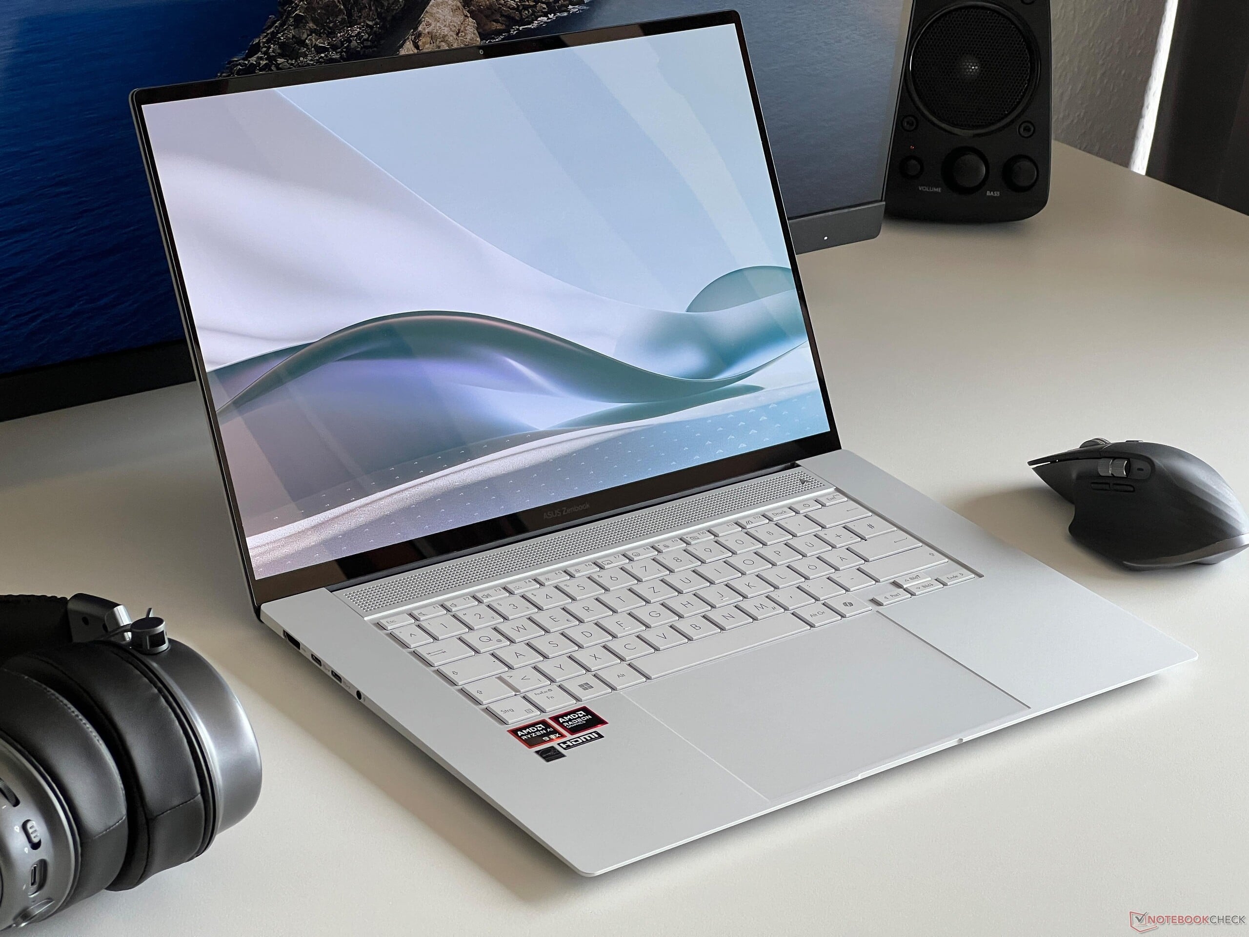 Обзор Asus ZenBook S 16 OLED: Премьера Ryzen AI 9 365 и Radeon 880M ...