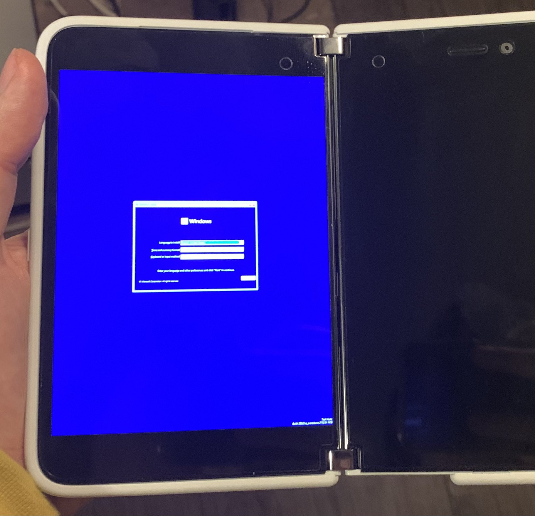 Энтузиасту удалось запустить Windows 11 на Microsoft Surface Duo - Notebookcheck-ru.com