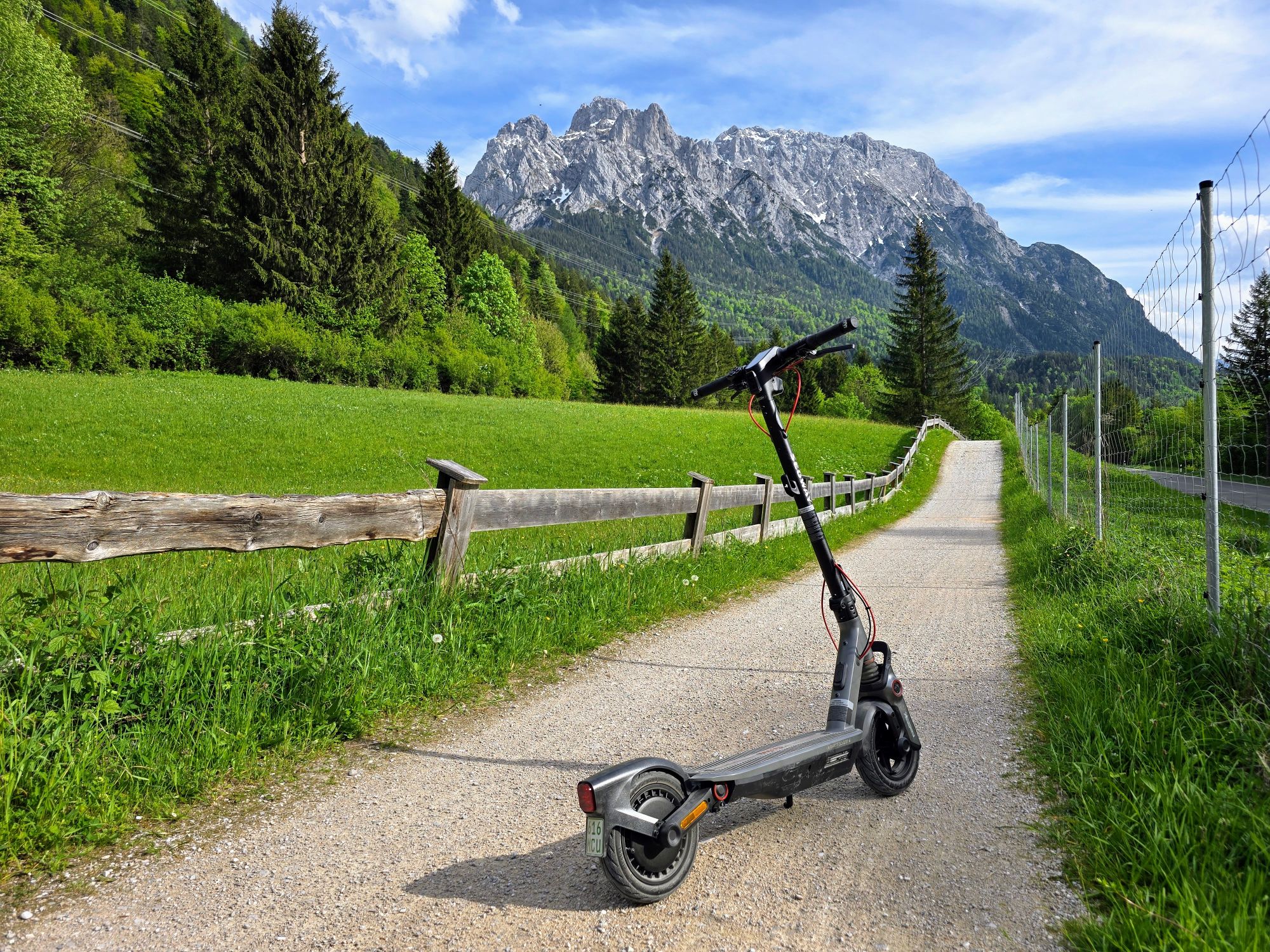 Обзор Segway Ninebot F3 Pro: Многофункциональный электроскутер ...